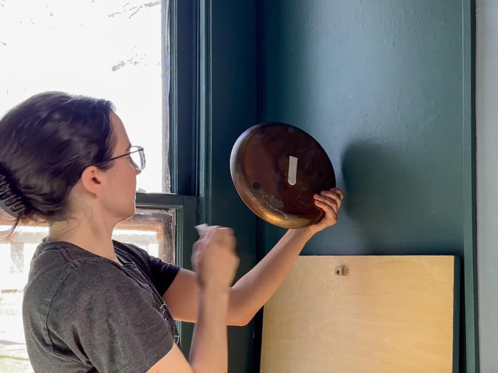 How to Turn Any Plate or Bowl Into a Wireless Sconce - Renee Renovates